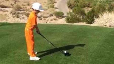 Inspiring one–armed child golfer - GolfPunkHQ
